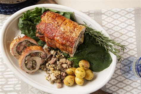 Lomo De Cerdo Relleno De Hongos Con Salsa De Durazno El Gourmet