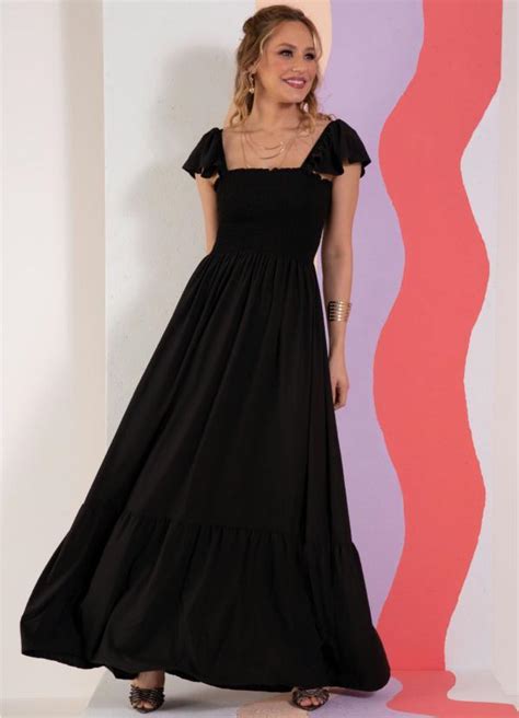 Vestido Preto Babados nas Alças e na Barra Quintess