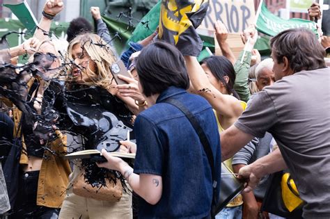 Jennifer Aniston Gets Oil Thrown On Her In Dramatic Moment In Scene From The Morning Show Hello