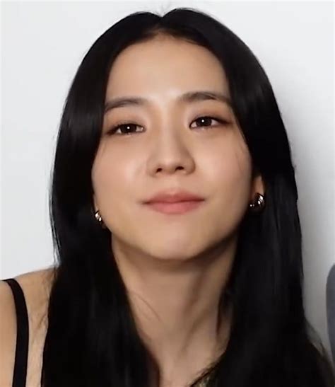 this is just an account dedicated to BLACKPINK Rapper Dançarina Jennie