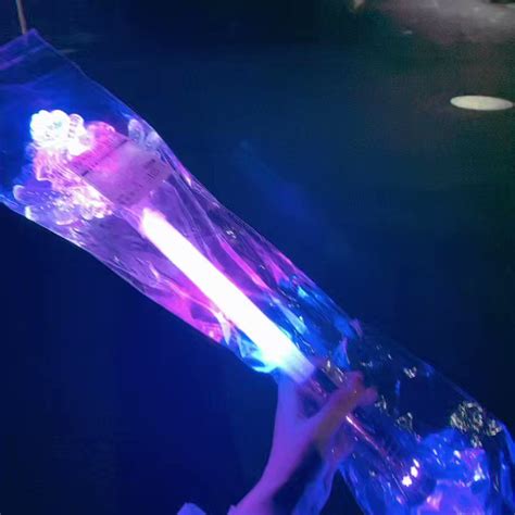Xeno on Twitter RT maid kaguya シブヤの抽選会で貰ったクソデカステッキを満員電車内やド田舎で誤って点灯し