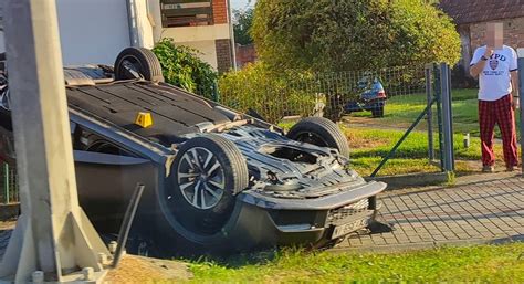 FOTO Pijani vozač bmw a jutros završio na krovu