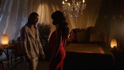 Emeraude Toubia Desnuda En Shadowhunters