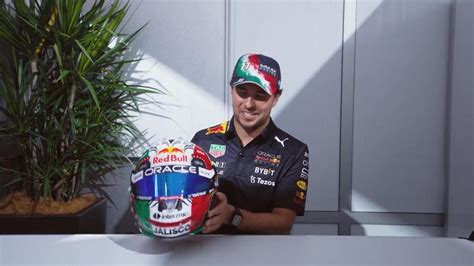 Sergio Checo P Rez Present Su Espectacular Casco Para El Gran Premio