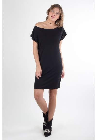 Vestido Negro Cuello Barco Estilo Y Belleza
