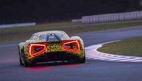 ℹ Hipercoche eléctrico Lotus Evija cómo es al límite