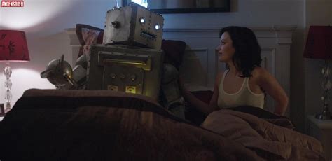 Britt Lower Desnuda En Man Seeking Woman