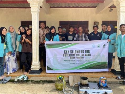 KKN 108 UNS Ajak Warga Berinovasi Manfaatkan Limbah Getah Pinus Jadi