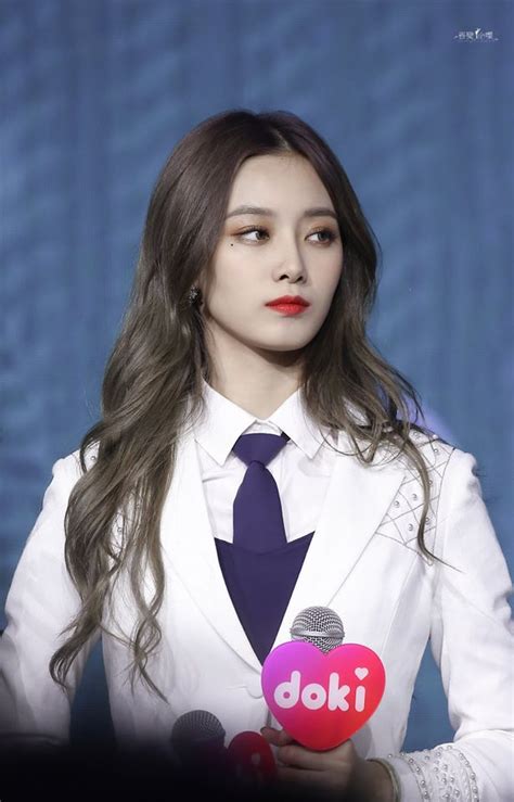 Fanmeeting top 9 Sáng Tạo Doanh Nene xinh như tiên tử Triệu Việt