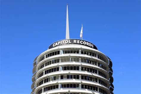 Capitol Records Tower Sends Out Morse Code From Its Needle Spire Lamag