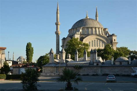 Nuruosmaniye Cami Nerede Nasıl Gidilir Beyazıt Fatih İstanbul
