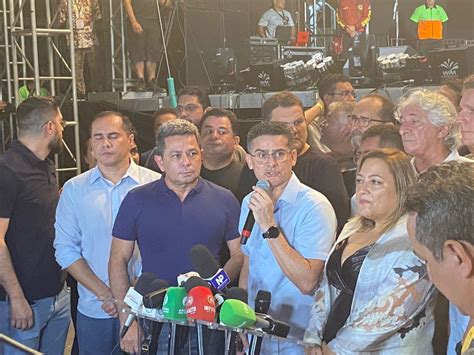 Foto de Padre Kelmon roupas de festa junina viraliza após fala de