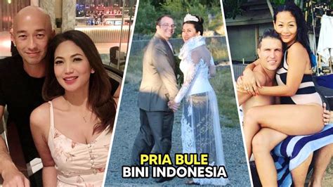 Nyaman Dipelukan Bule Inilah Artis Indonesia Menikah Dengan Pria