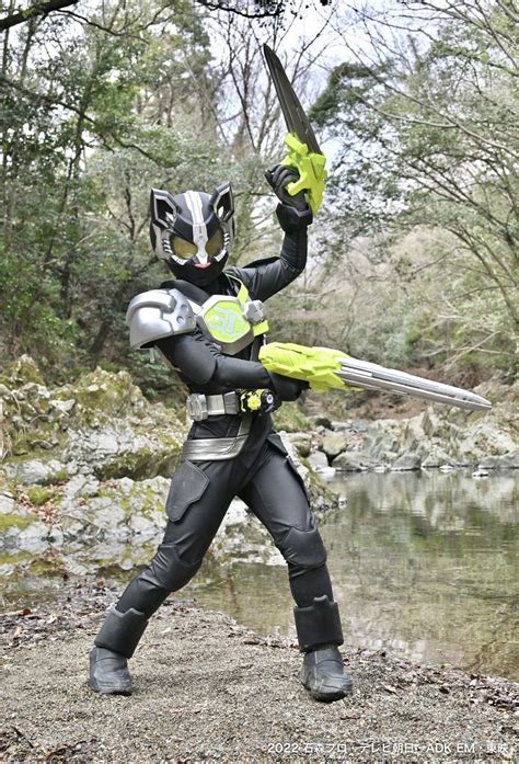 日本一ビキニのかわいいタレント志田音々が仮面ライダーハクビに初変身どうなっちゃうの 芸能写真ニュース 日刊スポーツ