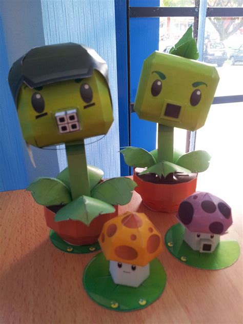Gatling Pea And Peashooter Repeater Plant Vs Zombie Printable Paper Craft ~ Lunarka