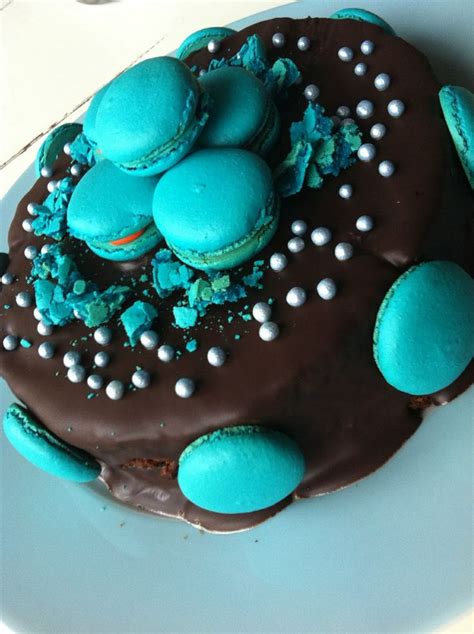 Pin tillagd av Perry på macarons Bröllopstårta