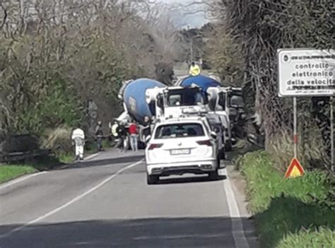 Adriano Macellari 70enne di Aprilia è la vittima dellincidente