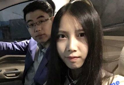 高颜值大二学妹 和自己富二代男友玩 彩虹资源吃瓜网