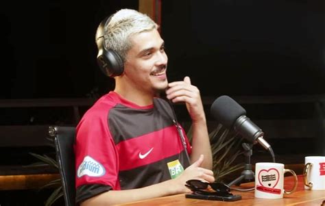 Suposto Nude De Chico Moedas Circula Em Redes Sociais