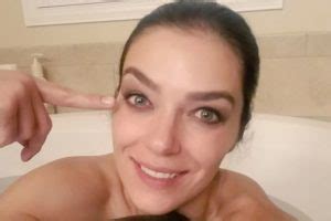 First Winner Of Americas Next Top Model Adrianne Curry Claims Shes