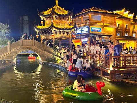 茨荸弄老街迎来疫后首批外地旅游团不约而铜赏日夜精彩 贵溪 游客 文化
