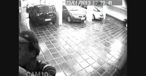 G1 Síndica apela para as redes sociais para achar homem que invadiu