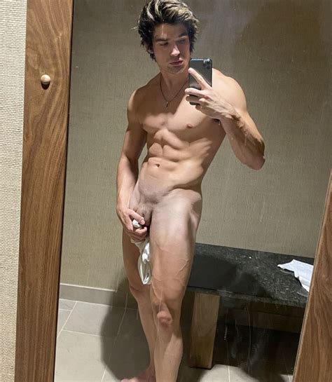 Wyatt Cushman Nude Modelo Pelado Em Fotos Picantes Xvideos Gay