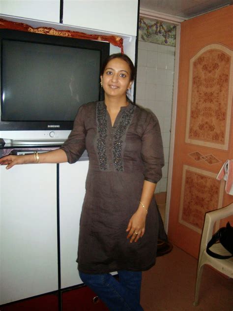 Beautiful Desi Sexy Girls Hot Videos Cute Pretty Photos Indian Desi Hot Housewife At Home Photos