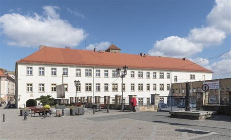 Rozpoznawalni absolwenci Liceum Ogólnokształcącego im Chrobrego w