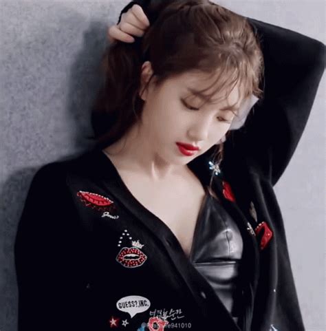 Suzy Bae Suzy Suzy Baesuzy Sexy Discover Share Gifs Bae