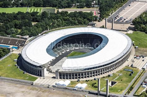 Luftbild Berlin Sportstätten Gelände der Arena des Stadion