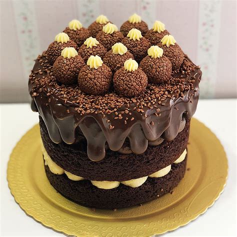Pin Em Tortas De Chocolate Por Nicole Doceria Gourmet