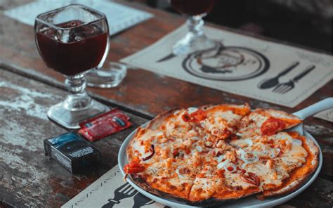 8 Delicious Pizza And Wine Pairings With Pairing Guide McClain