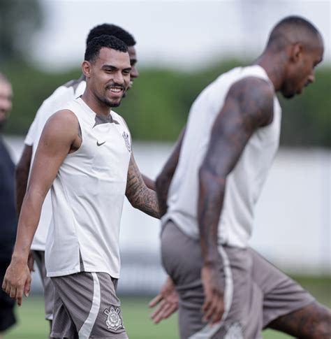 Veja fotos do último treino do Corinthians antes de jogo contra o Santo