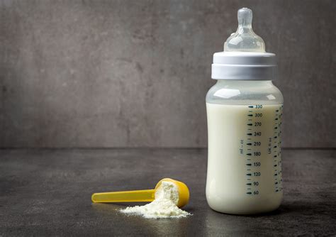 Qué cantidad de leche debe tomar un bebé Todo Padres