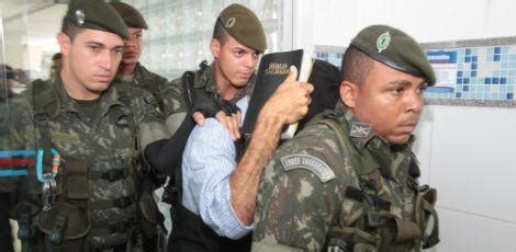 Sargento do Exército suspeito de estupros presta depoimento na