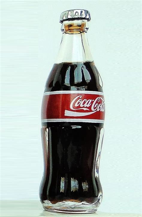 Física La evolución de la botella de Coca Cola