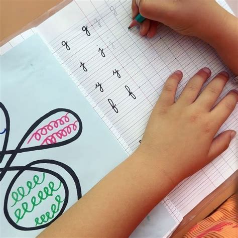 Maitresse sous la pluie on Instagram Cahier décriture cursive les
