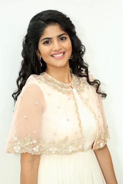 Indian Hot Actress Sexy Pictures Megha Akash Actress Latest Sexy Pictures