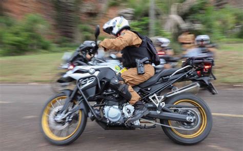 Equipe Motos da PM apreende duas motocicletas por infração no trânsito