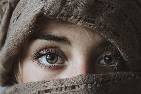 Girl Sad Eyes Wallpapers Wallpaper Cave
