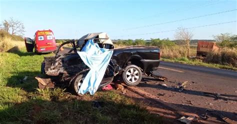 Acidente Entre Camionete E Carreta Bitrem Deixa Um Morto Na BR 376