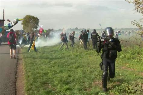 Le Bilan S Alourdit Au Lendemain Des Heurts Entre Manifestants Anti
