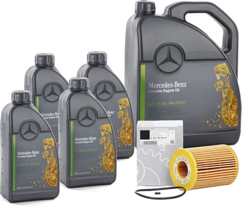 Cuántos litros de aceite lleva un motor Mercedes Benz