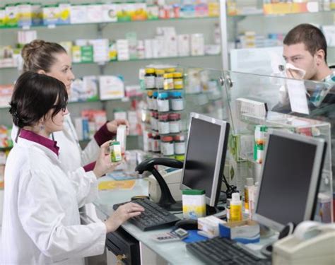 Un sfert dintre români nu au primit niciodată un serviciu de calitate