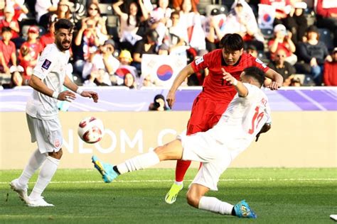 Vidéo Le sensationnel coup franc de Lee Kang In avec la Corée du Sud