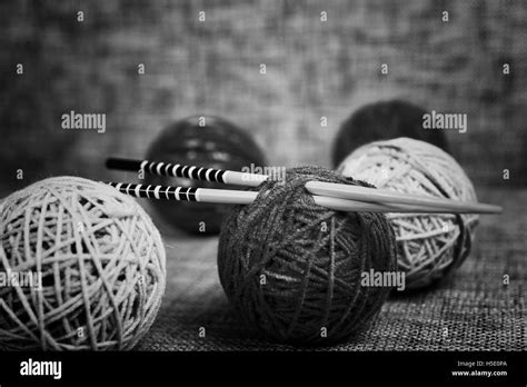 Ball Of Wall With Knitting Needles Hi Res Stock Photography And Images
