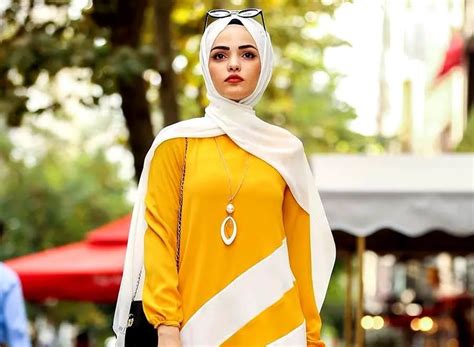 10 Warna Hijab Yang Cocok Untuk Baju Kuning Kunyit