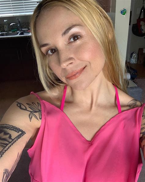 TW Pornstars Sarah Vandella Twitter Chat With Me Now 11 50