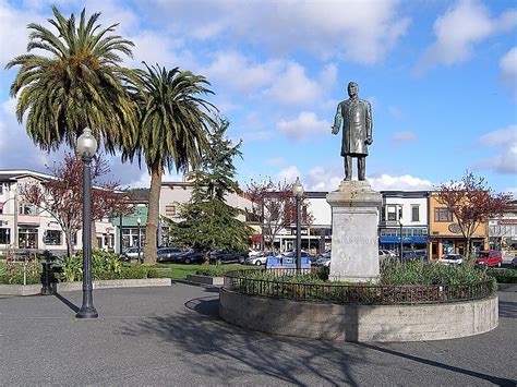 13 Best Small Beach Towns In California WorldAtlas